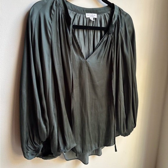 Current Air | Tops | Green Blouse | Poshmark